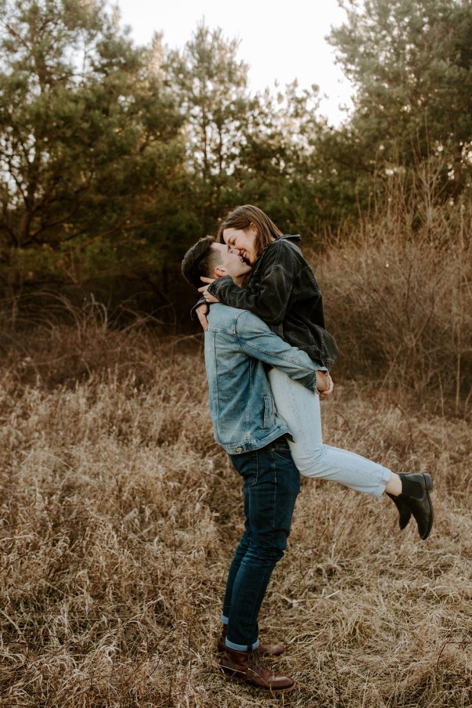 SUNNY SPRINGTIME COUPLES SESSION | ALLIE & ZACK - Steph Pickard Photo