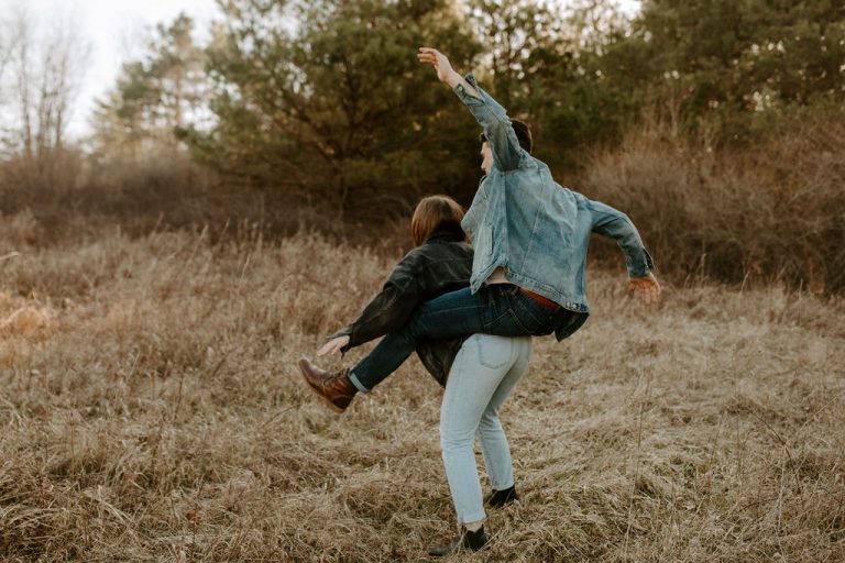 Sunny Springtime Couples Session - Steph Pickard Photo