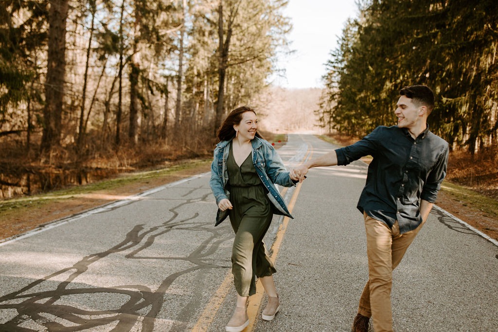 SUNNY SPRINGTIME COUPLES SESSION | ALLIE & ZACK - Steph Pickard Photo